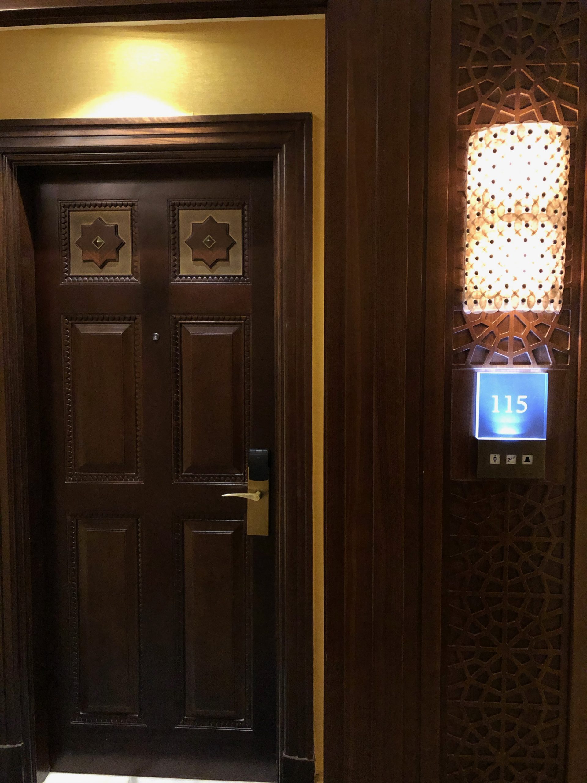 Ritz Carlton Dubai- Review of Room and Hotel Grounds – Cafes and Alleyways