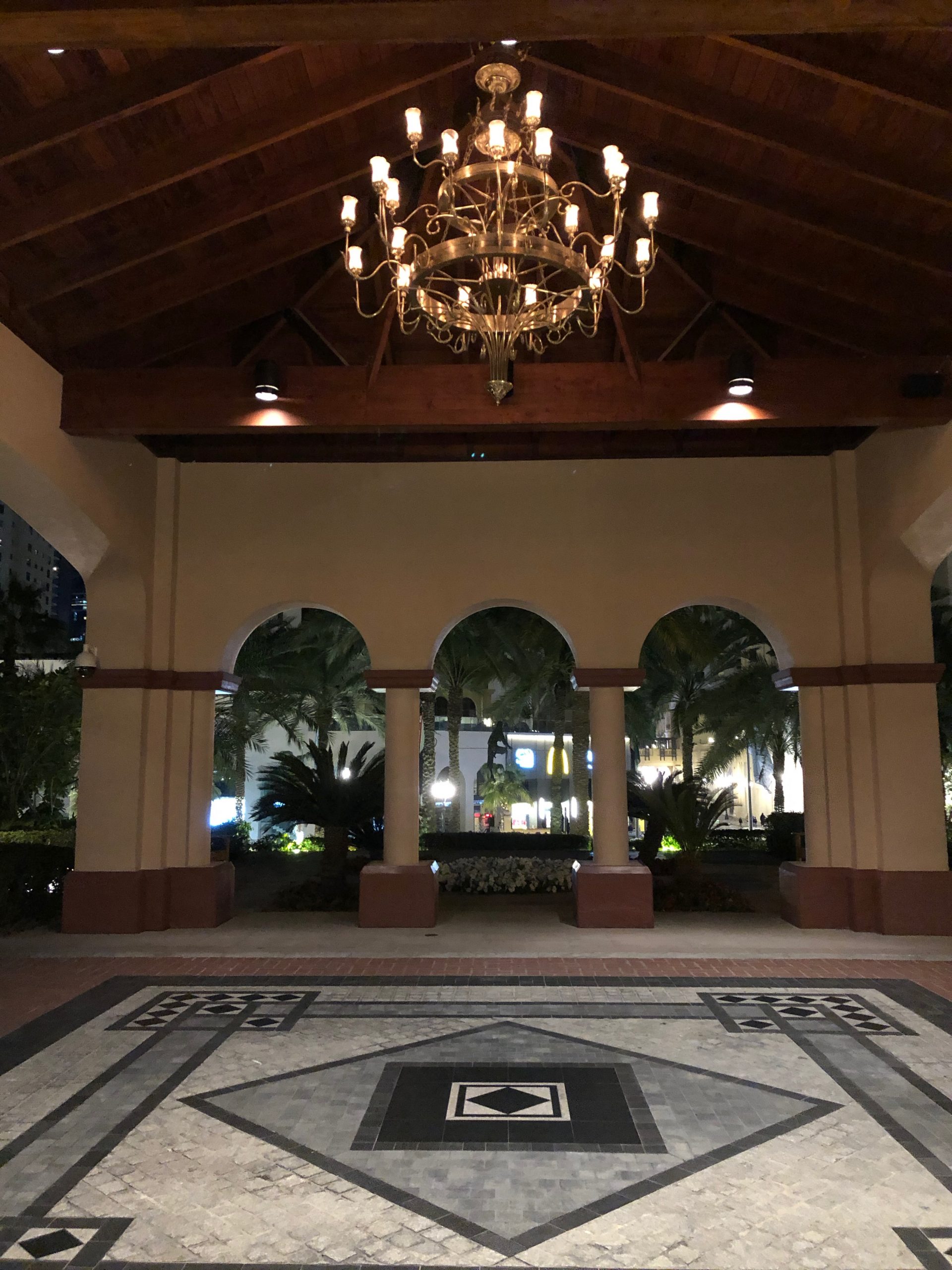 Ritz Carlton Dubai- Review of Room and Hotel Grounds – Cafes and Alleyways