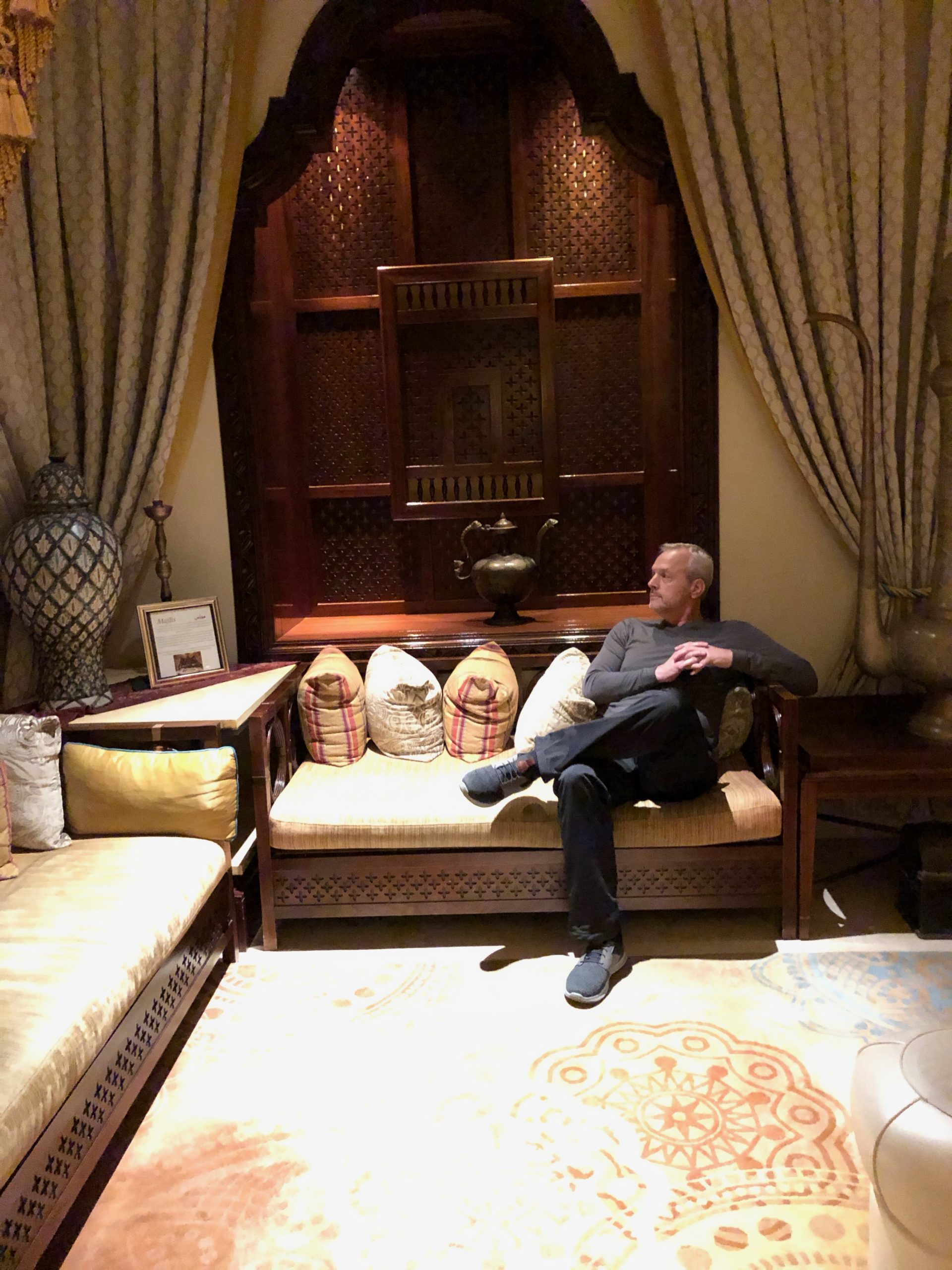 Ritz Carlton Dubai- Review of Room and Hotel Grounds – Cafes and Alleyways