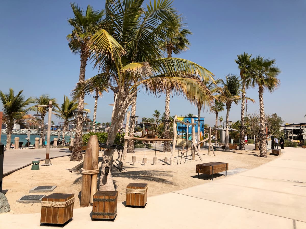 La Mer Beach Dubai – Beachfront – Cafes and Alleyways