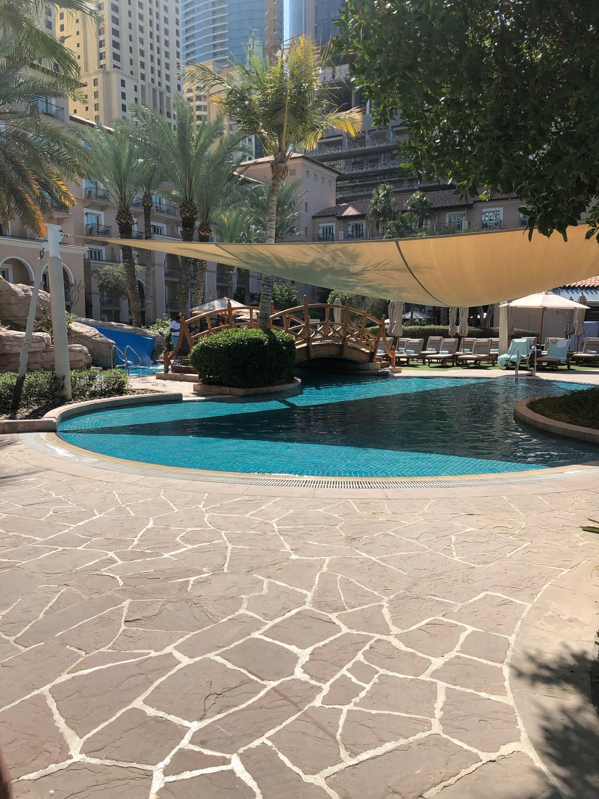 Ritz Carlton Dubai- Review of Room and Hotel Grounds – Cafes and Alleyways